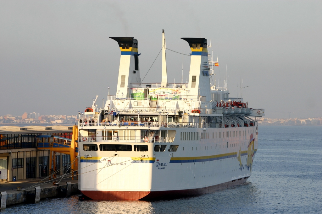MERCHANTSHIPS.info - Mano Cruise/Royal Iris