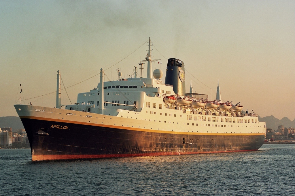 MERCHANTSHIPS.info - Royal Olympic Cruises/Apollon