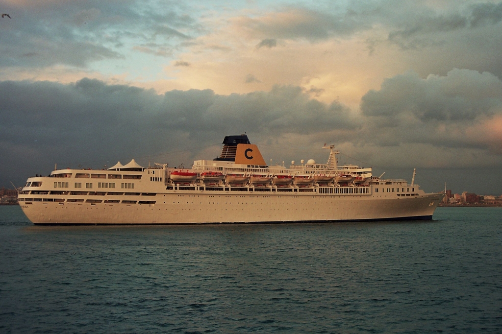 MERCHANTSHIPS.info - Costa Riviera/Costa Riviera